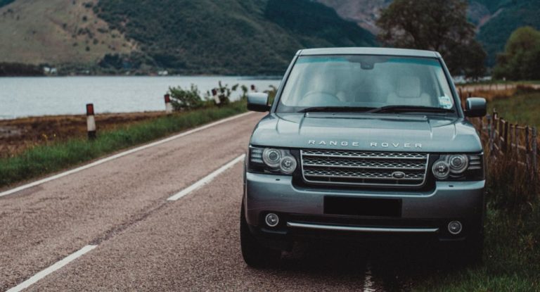 Land Rover Insurance | Classic, Modern & Modified Cover | Adrian Flux