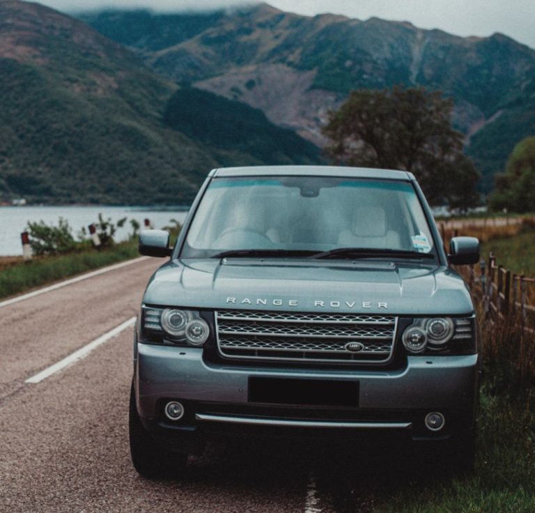 Land Rover Insurance | Classic, Modern & Modified Cover | Adrian Flux