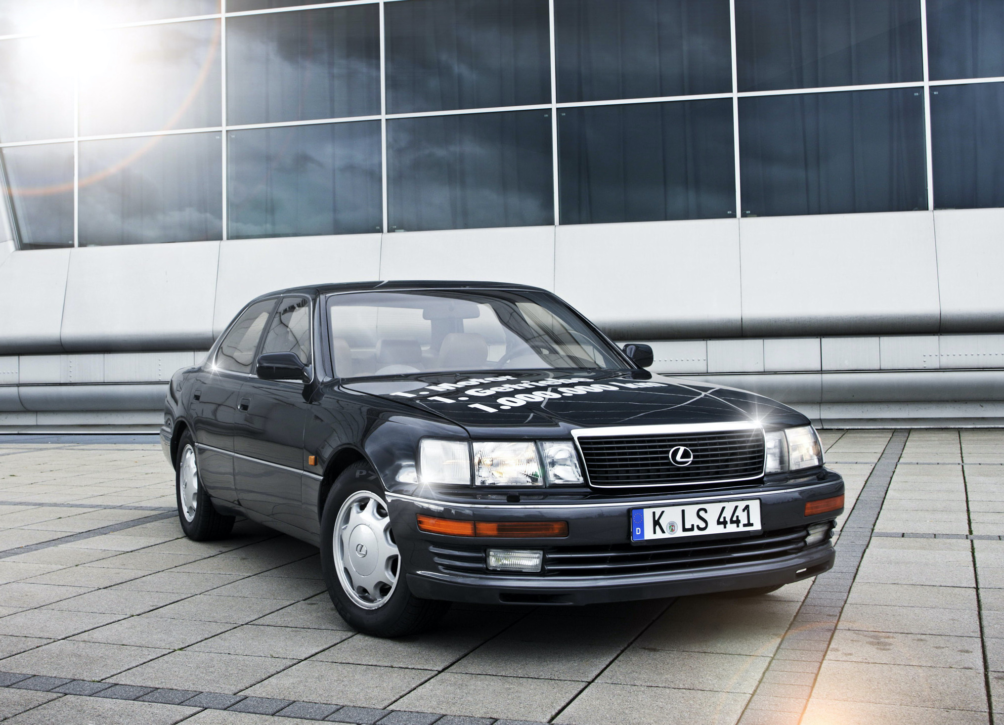 Lexus LS 400: “the finest V8 engine in the world” - Cult Classics