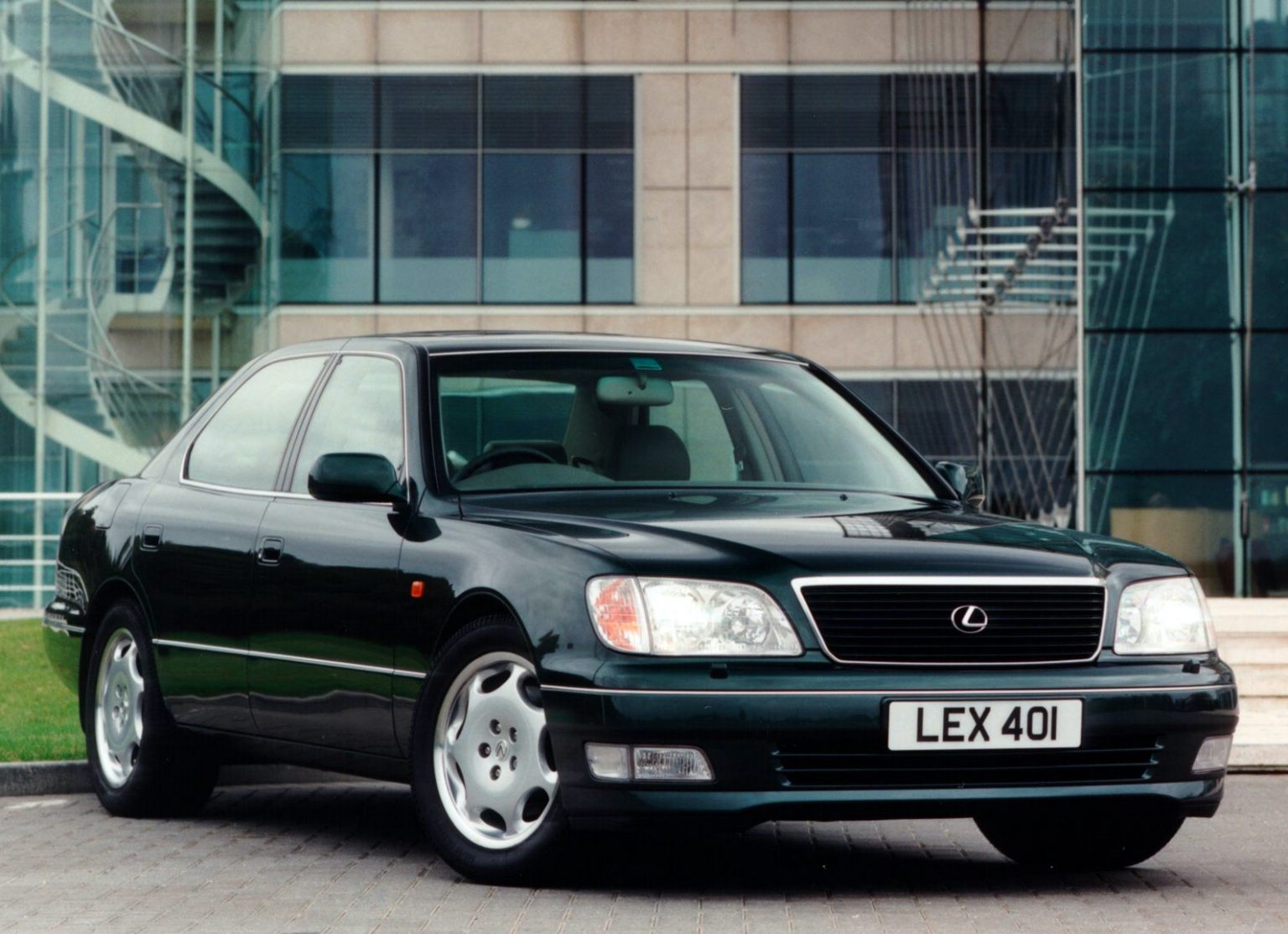 Lexus LS 400: “the finest V8 engine in the world” - Cult Classics