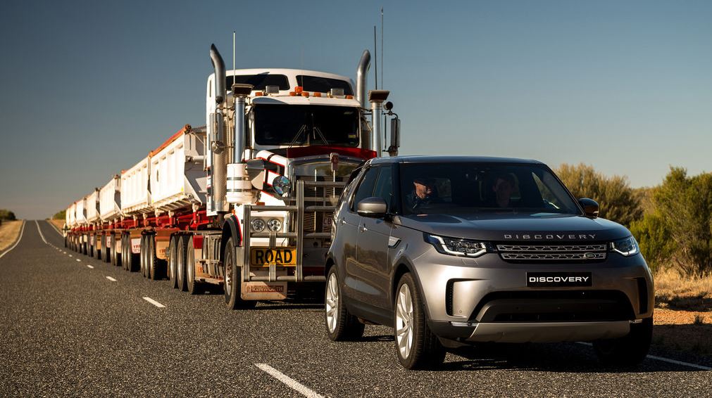 Out on the pull with the powerful Land Rover Discovery | Adrian Flux