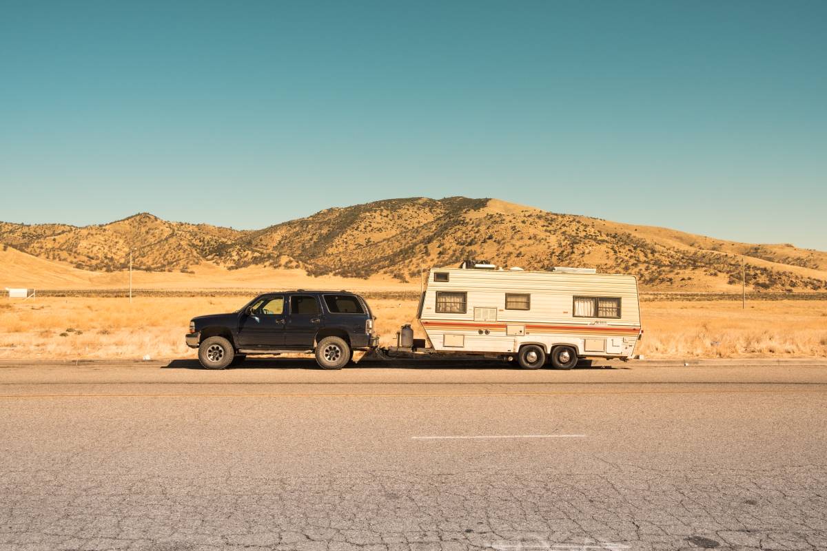 12 tips for safer trailer towing | Adrian Flux