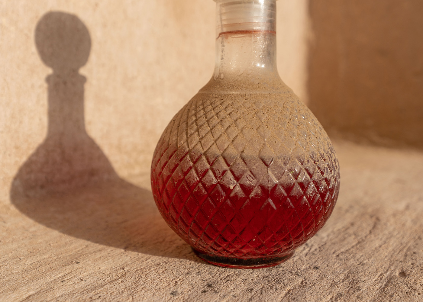 Victorian antique glass: how to add a touch of magic to your home ...